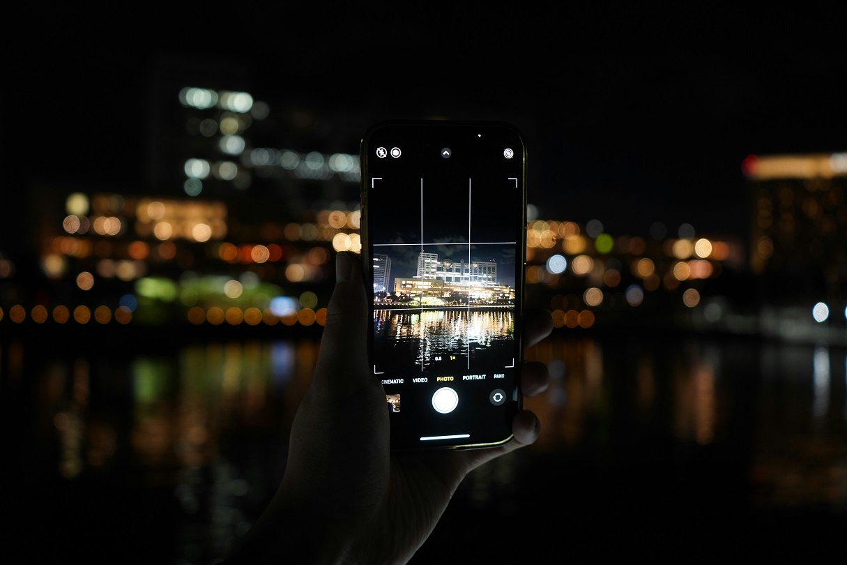 How to Quickly Take a Photo Burst on iPhone: Burst Mode — Breezy.ge