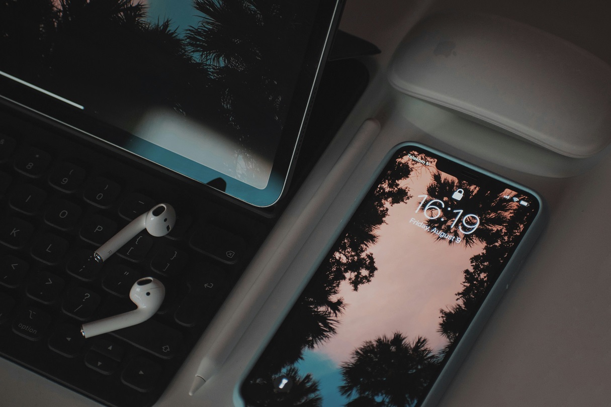 How to Keep the iPhone Screen from Turning Off — iPhone Display ...